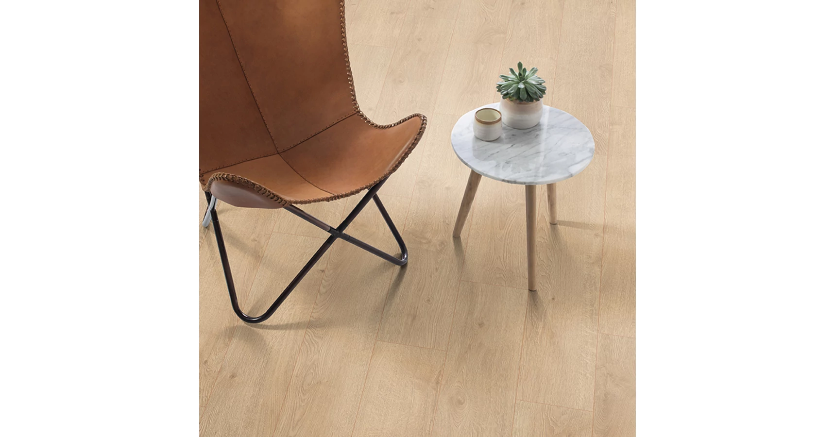 EGGER PRO OM_CLASSIC 8/32 4V Light Newbury Oak Laminált padló EPL046, 2025